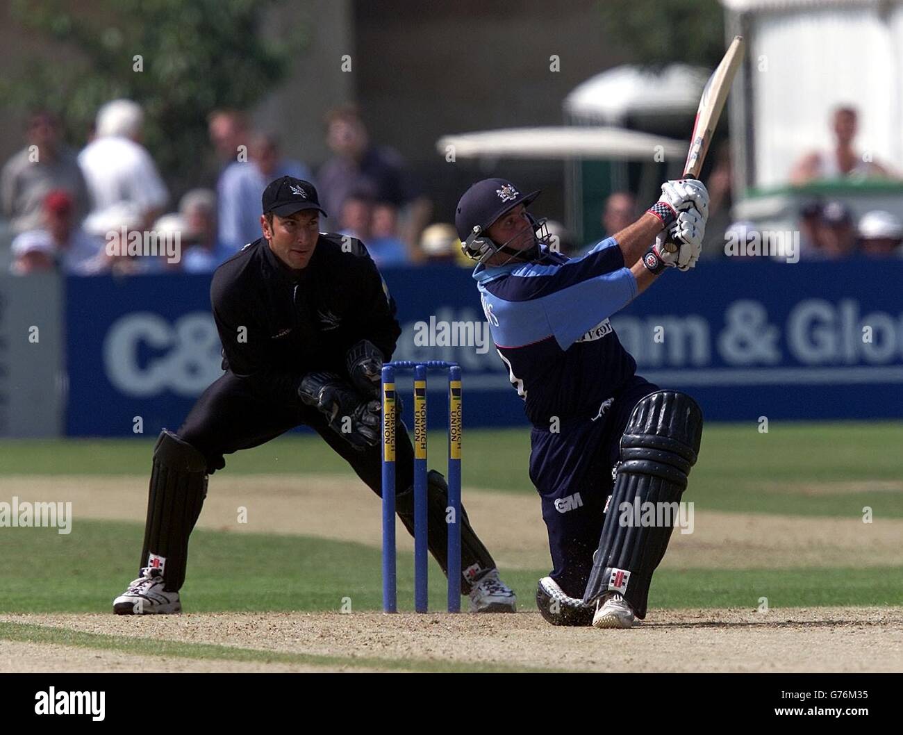 Gloucestershire boundary hi-res stock photography and images - Alamy