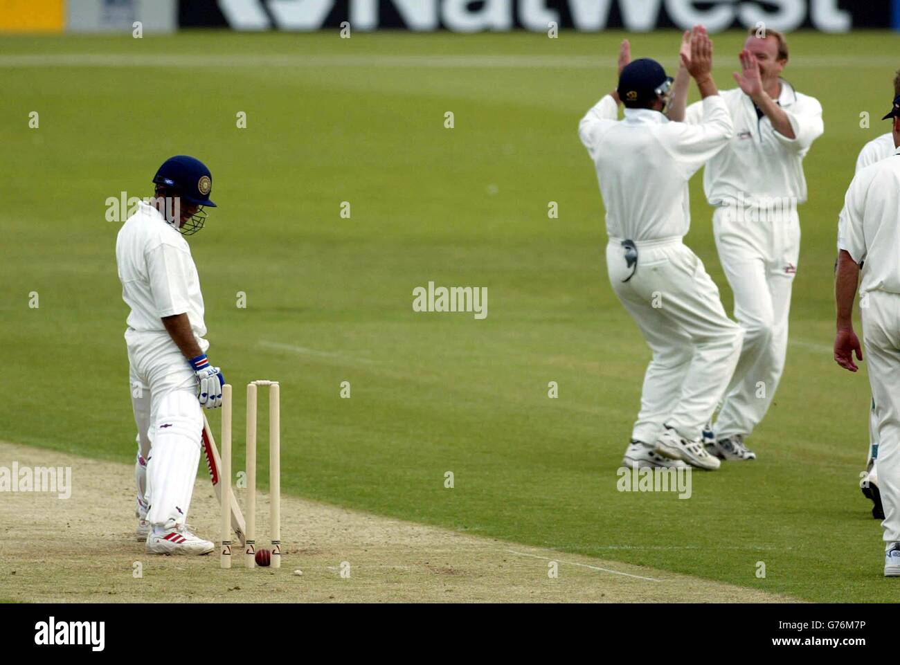 Hampshire spin bowler Shaun Udal (right) and skipper Robin Smith ...