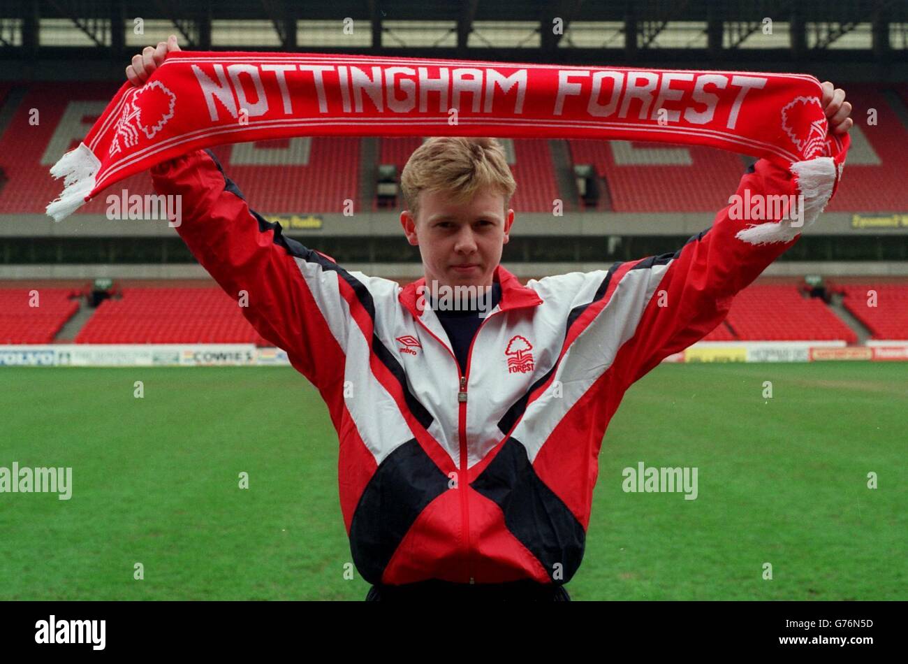 OVERS. NOTTINGHAM FORESTS NEW SIGNING 18 YEAR OLD ALAN MAHOOD ...