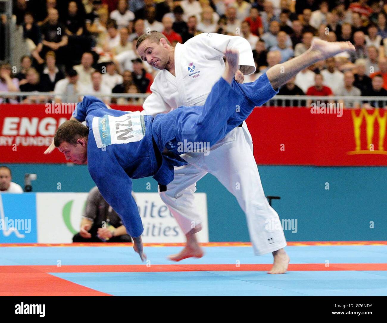 Mens 81kg Judo - Graeme Randall (White) & Tim Slyfield Stock Photo - Alamy