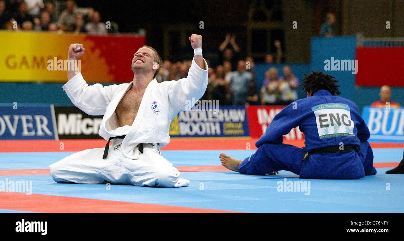 Men's 81kg Judo - Scotland's Graeme Randall (white Stock Photo - Alamy