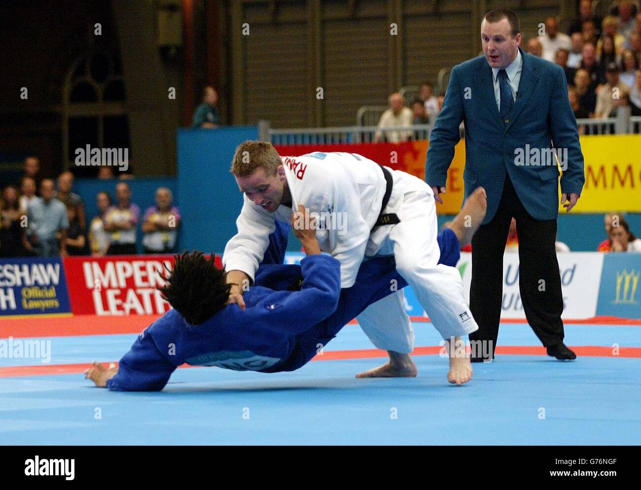 Men's 81kg Judo - Scotland's Graeme Randall wins Gold Stock Photo - Alamy