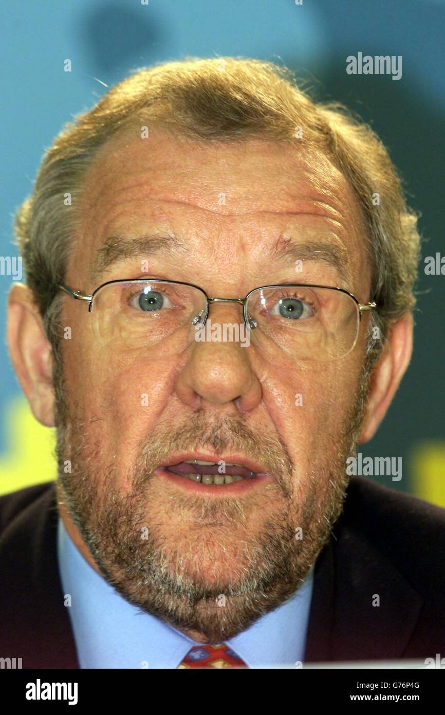 Richard Caborn - Press Conference Stock Photo - Alamy