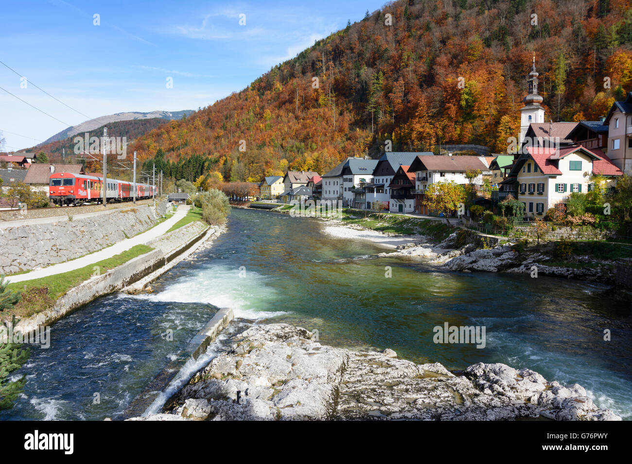 traun River with houses of salt traders and parish church " Maria im ...