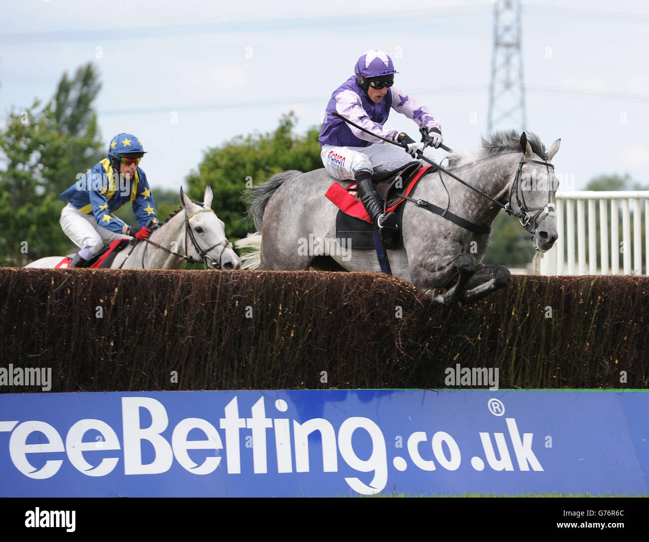 Horse Racing - Family Fun Day - Southwell Racecourse Stock Photo - Alamy