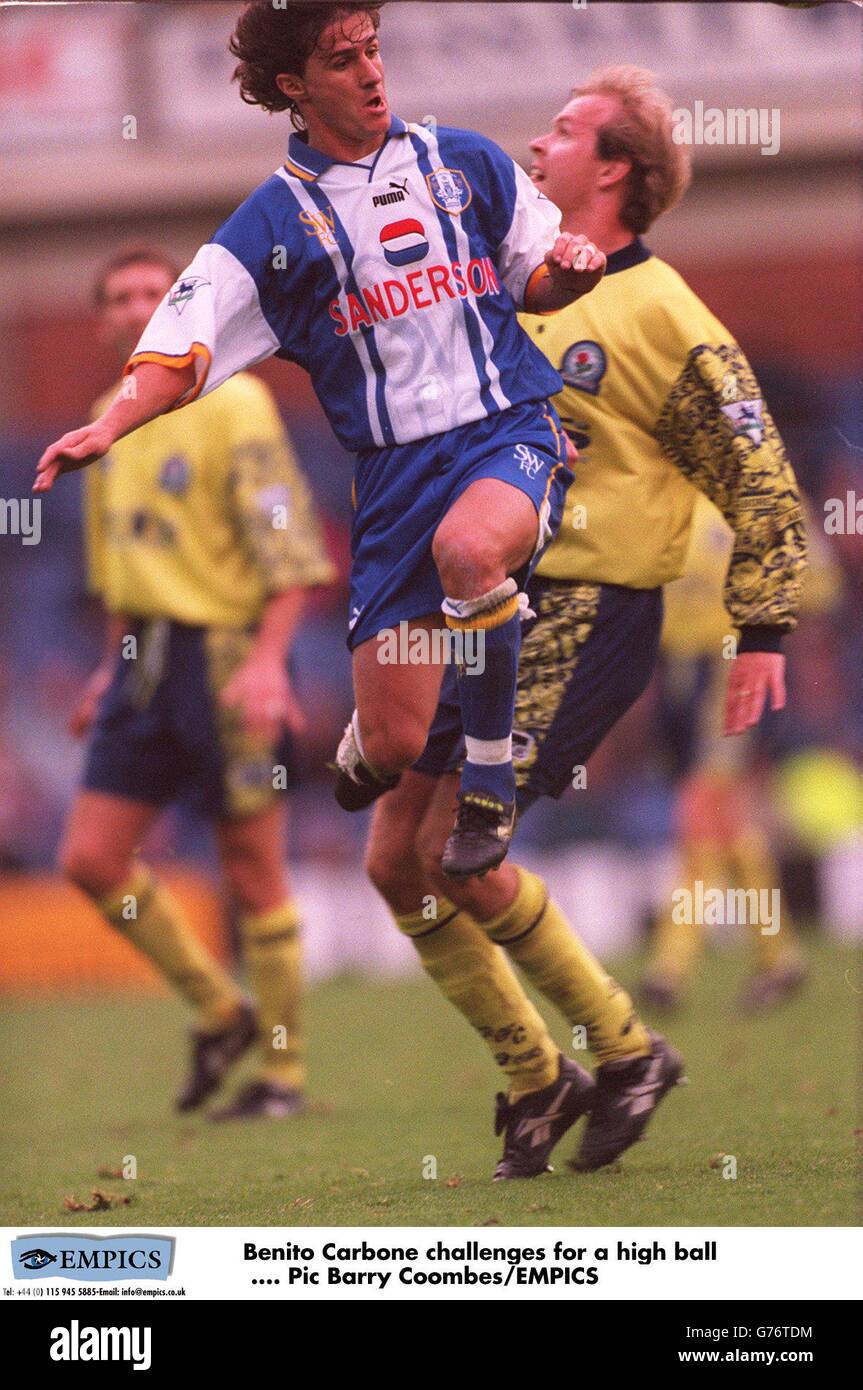 Benito Carbone, Sheffield Wednesday, challenges for a high ball Stock ...