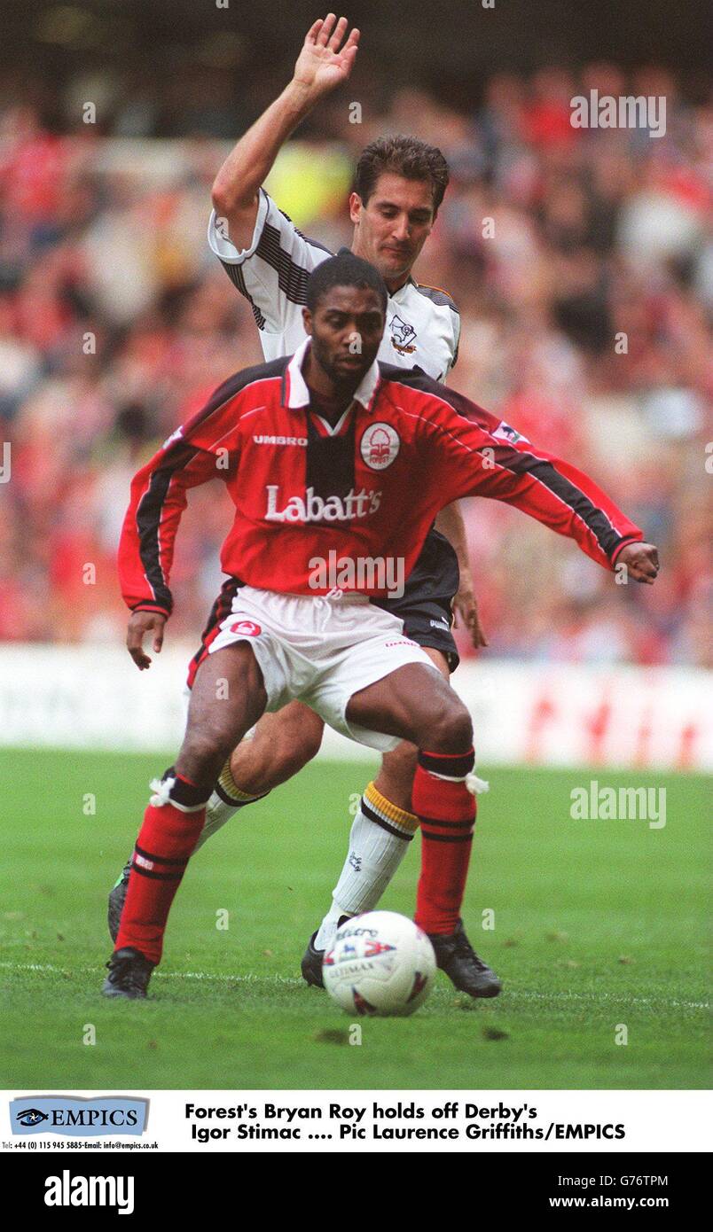 Nottingham forests bryan roy hi-res stock photography and images - Alamy
