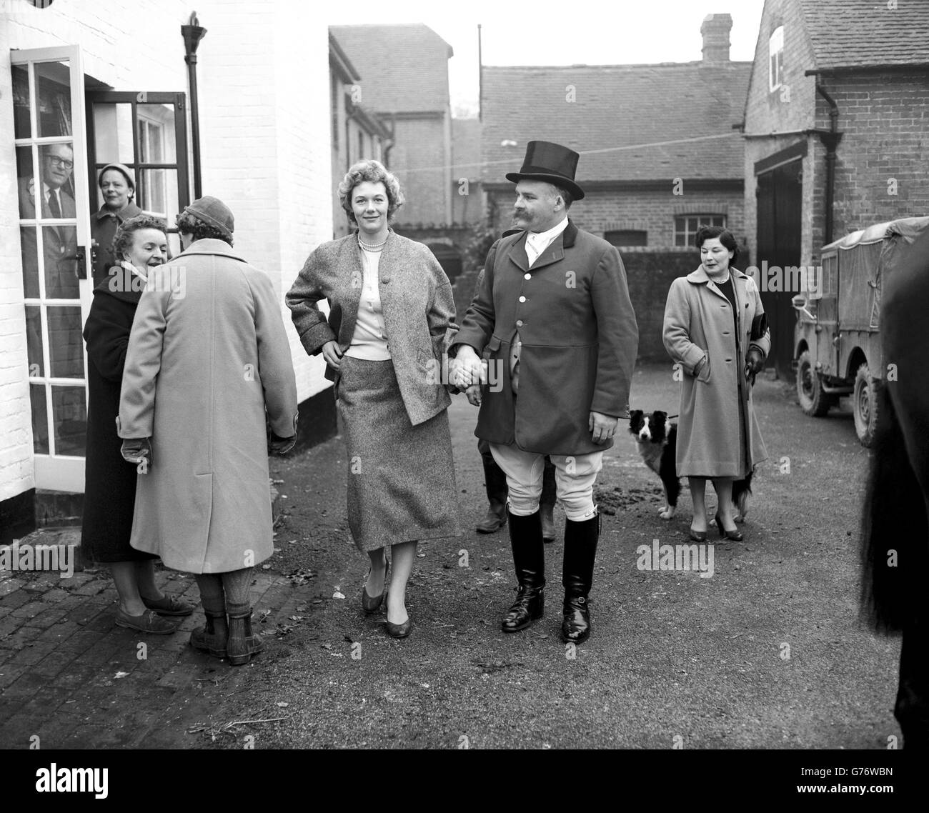 Fox Hunting - Old Surrey and Burstow Hunt - Fletching, East Sussex ...
