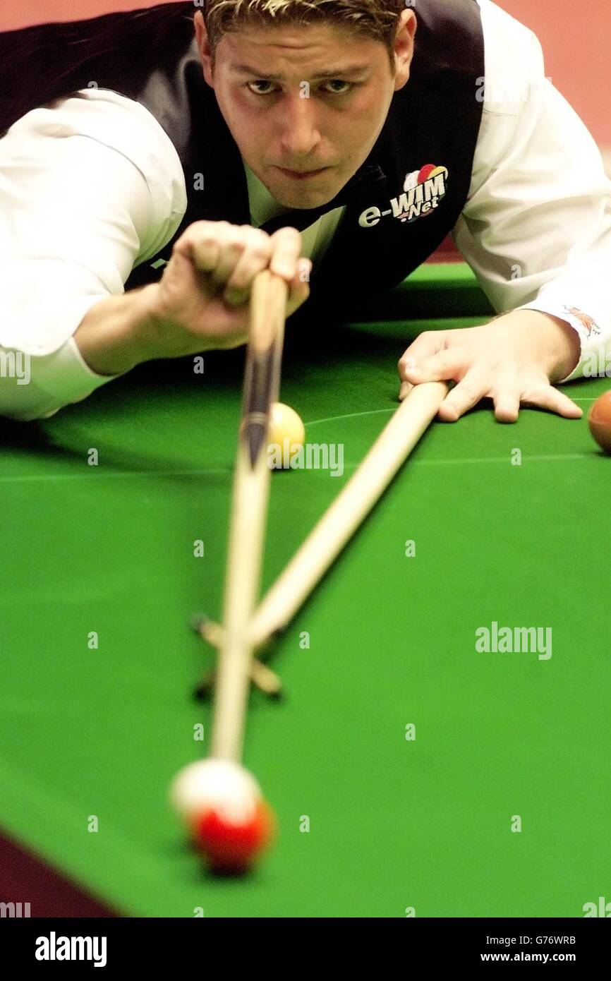 Sport snooker matthew stevens hi-res stock photography and images - Alamy