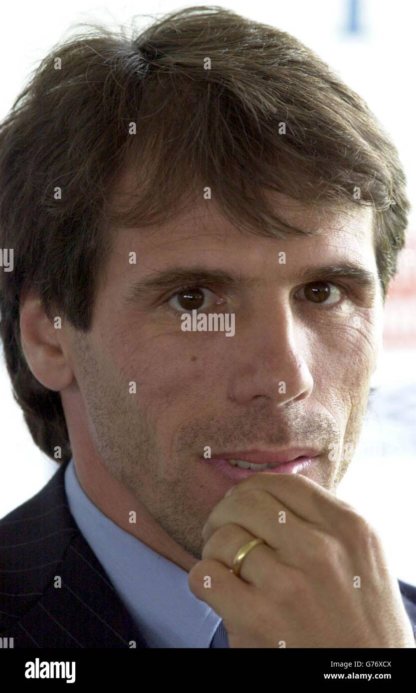Chelseas gianfranco zola hi-res stock photography and images - Alamy