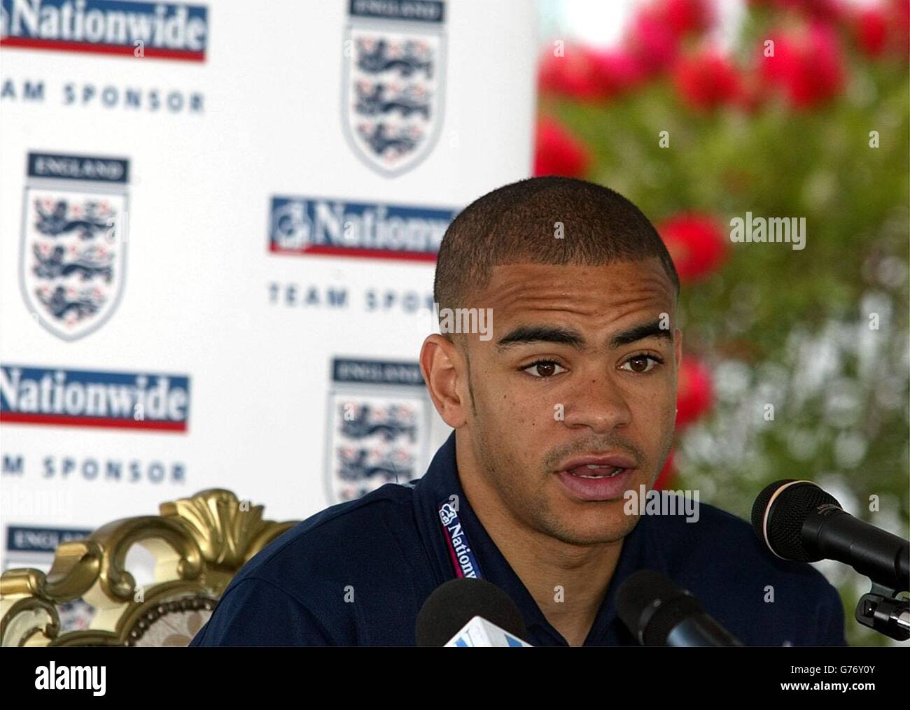 Sport football microphone speaking eng2004 worldcup2002 kieron dyer hi ...