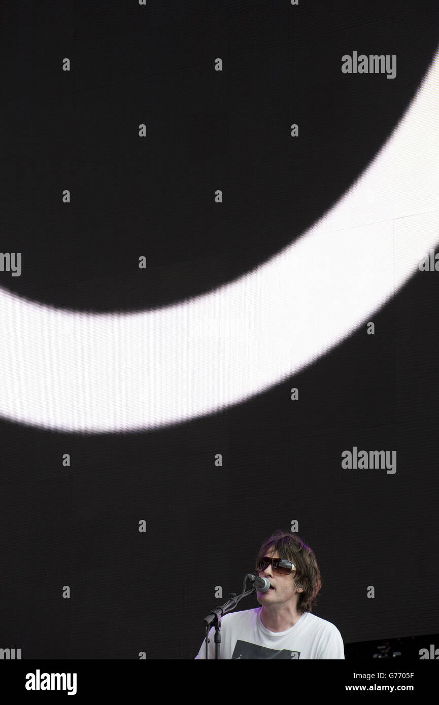 Jason Pierce lead singer of Spritualized performing at the Barclaycard ...