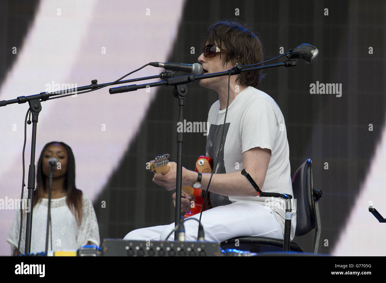 Jason Pierce lead singer of Spritualized performing at the Barclaycard ...