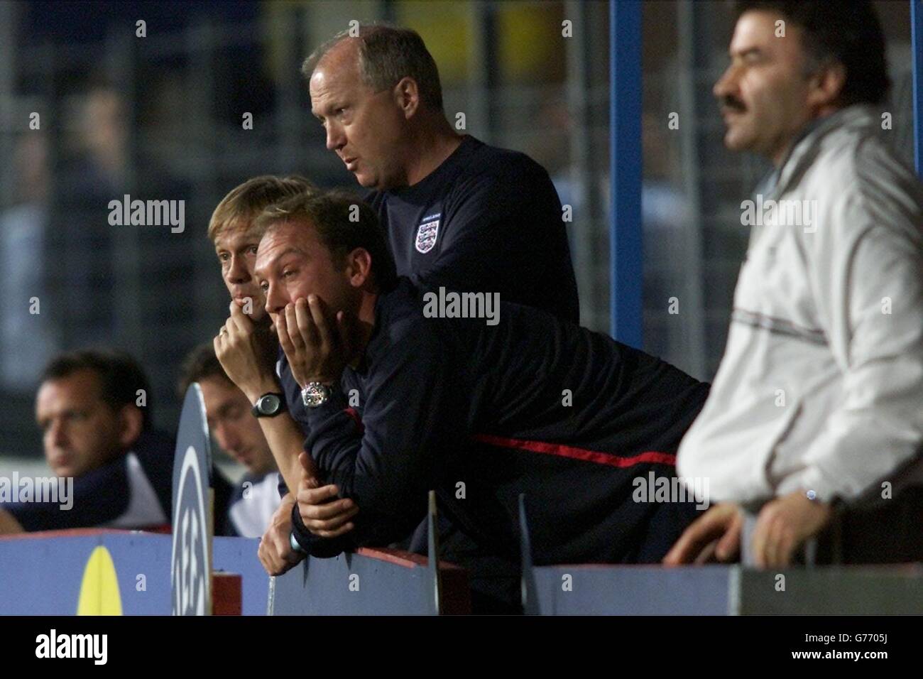 England coach David Platt looks as time runs out for the England Unter ...