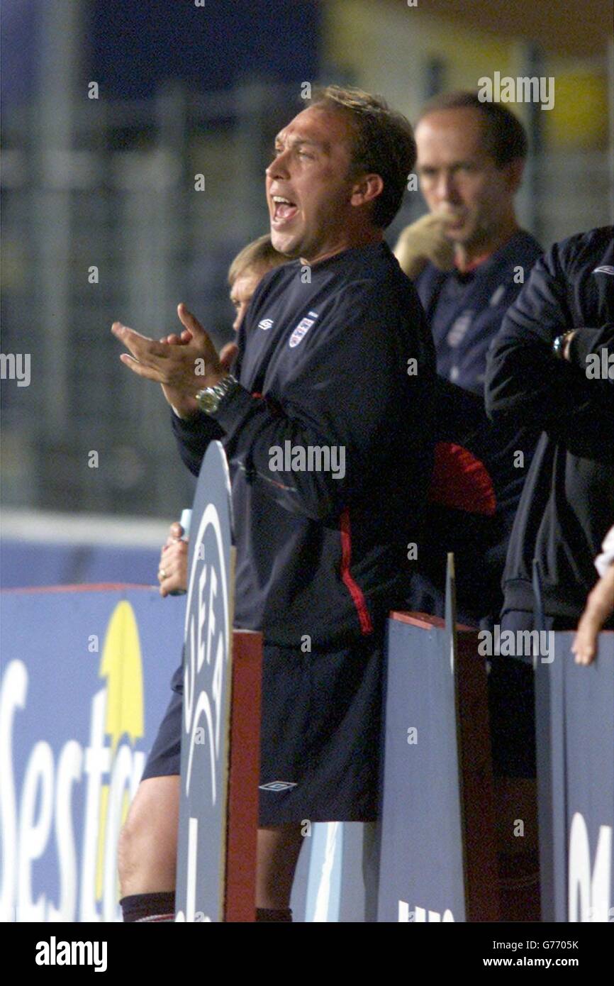 Football clapping shouting david platt hi-res stock photography and ...