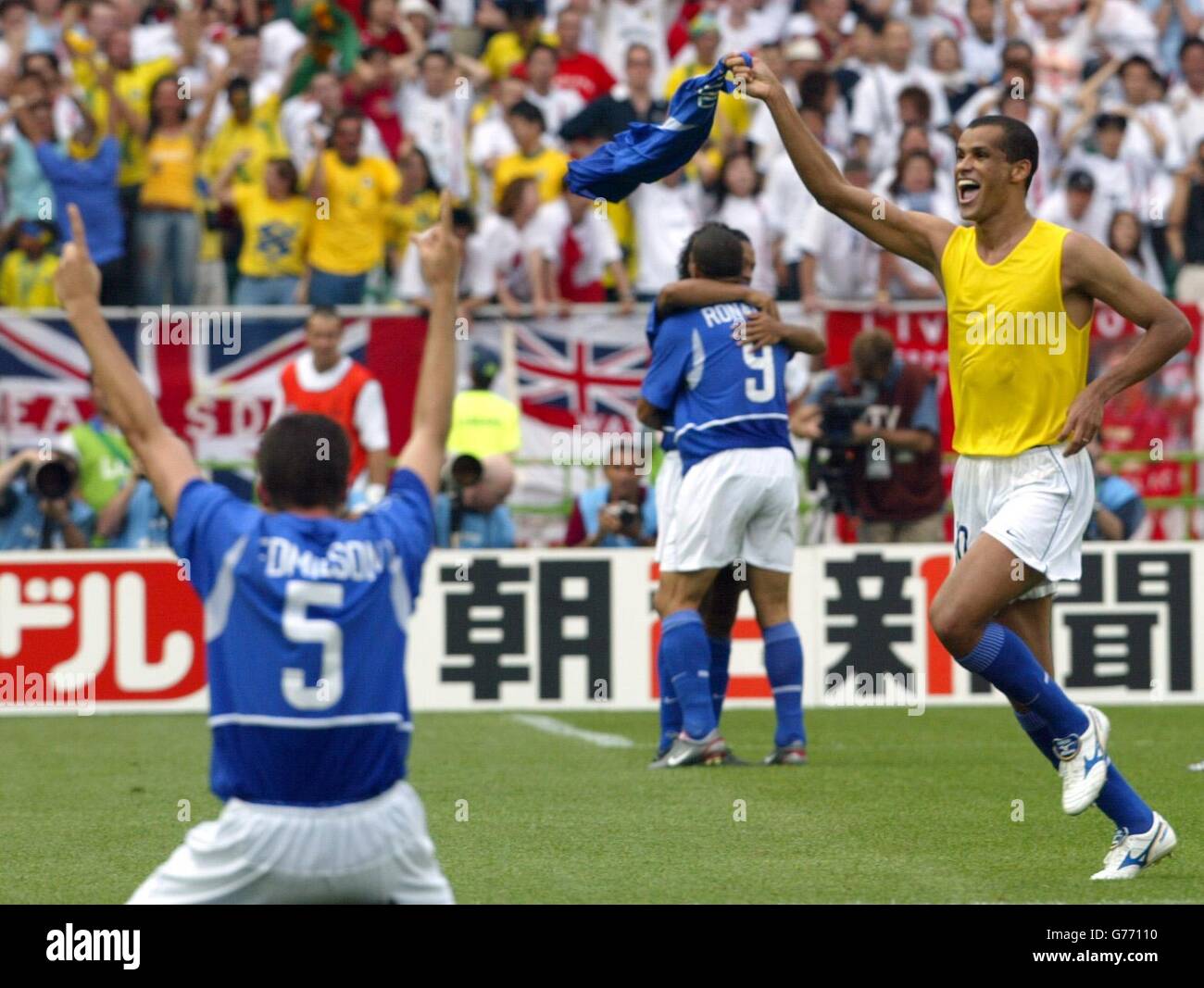 England v Brazil - Rivaldo celebrates after goal Stock Photo - Alamy