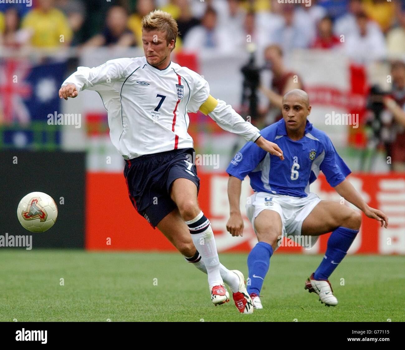 David beckham roberto carlos during hi-res stock photography and images ...