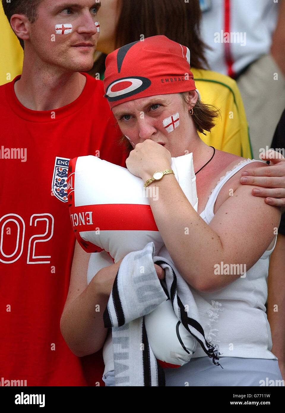 Dejected england supporters hi-res stock photography and images - Alamy
