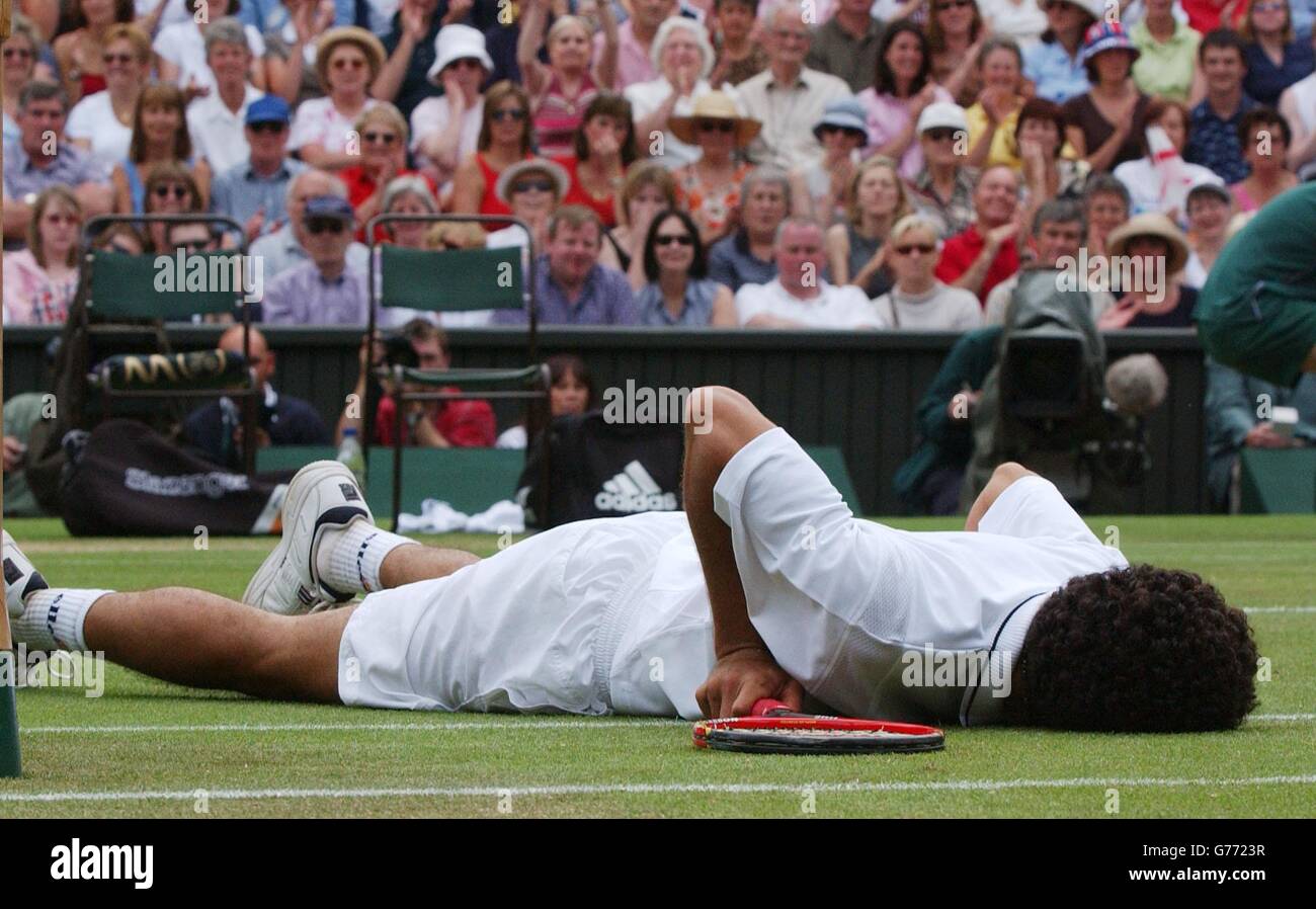 , NO COMMERCIAL USE. Andre Sa from Brazil is down and out as he loses ...