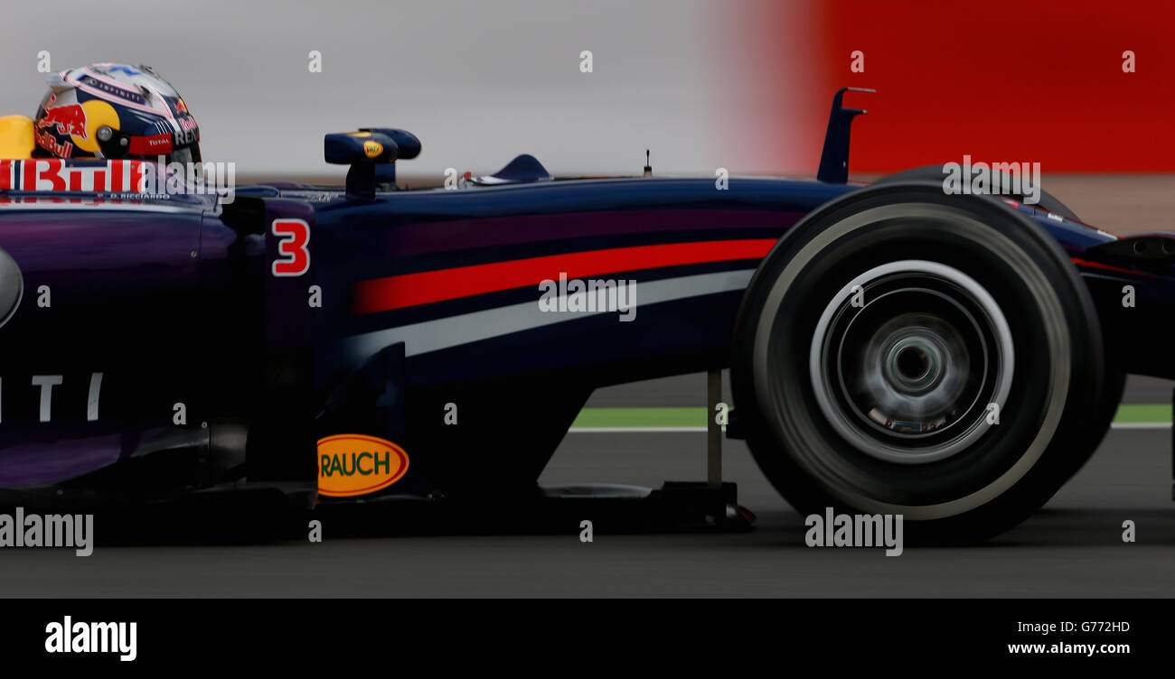 Daniel ricciardo red bull formula one racing car hi-res stock ...
