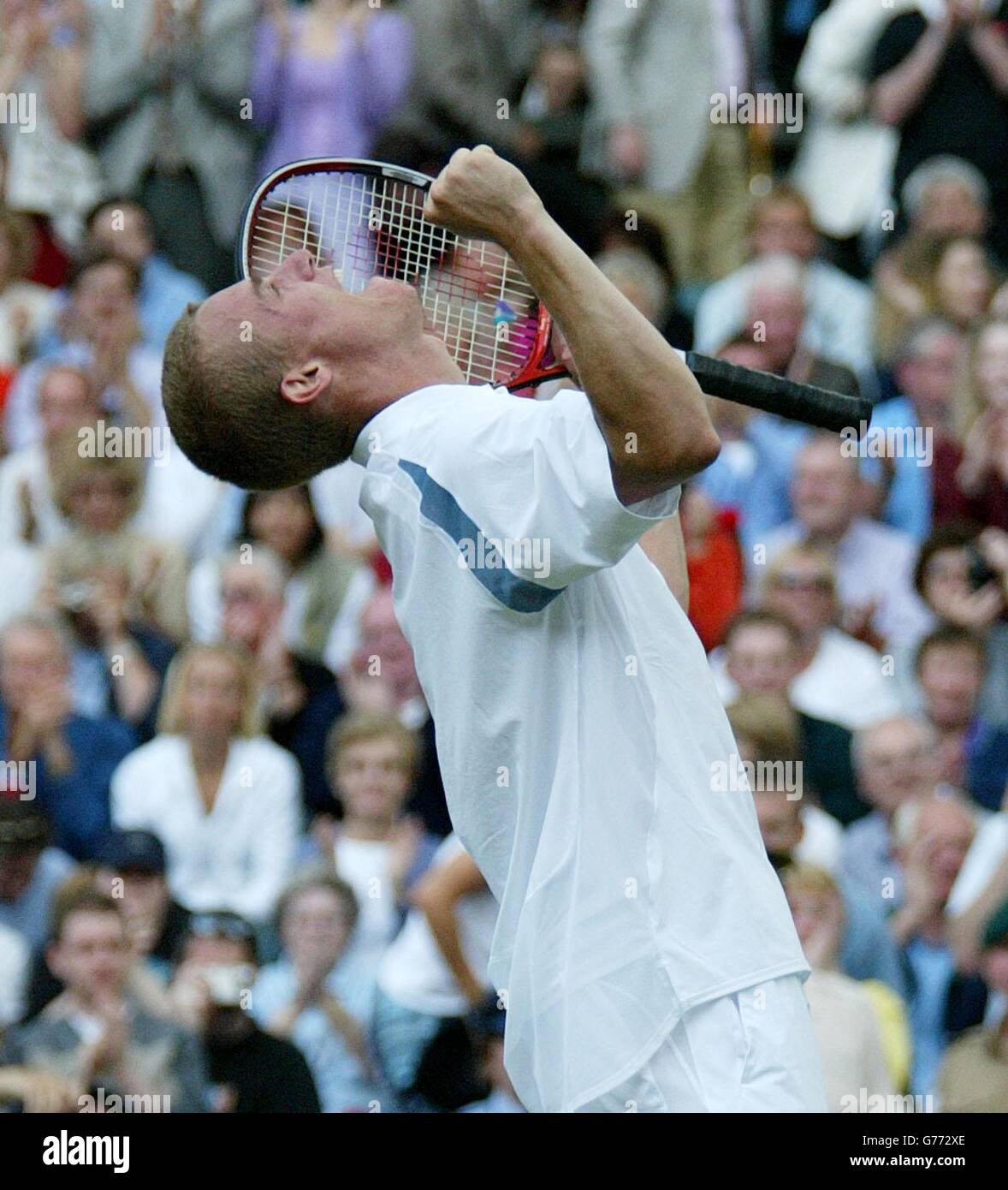 Hewitt celebrates at Wimbledon Stock Photo - Alamy