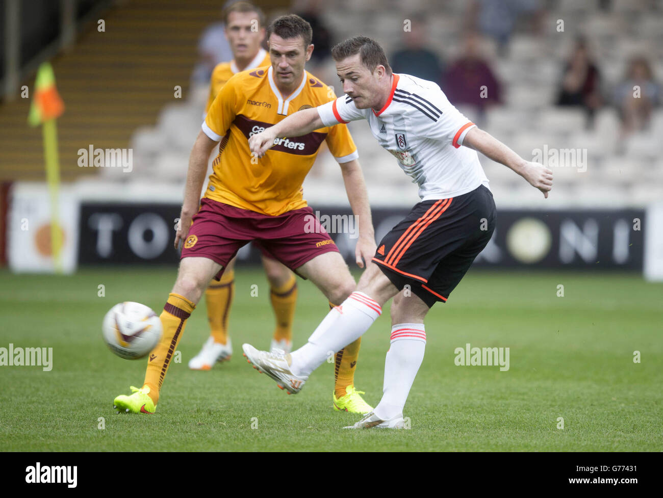 Fulhams ross mccormack gets his shot away hi-res stock photography and ...