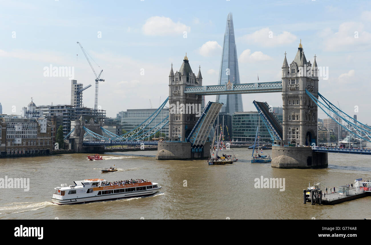 Overall winners Henri Lloyd make their way through Tower Bridge with ...