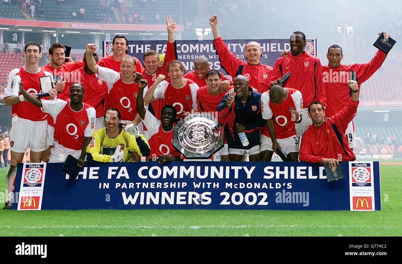 Arsenal celebrate winning the fa community shield hi-res stock ...