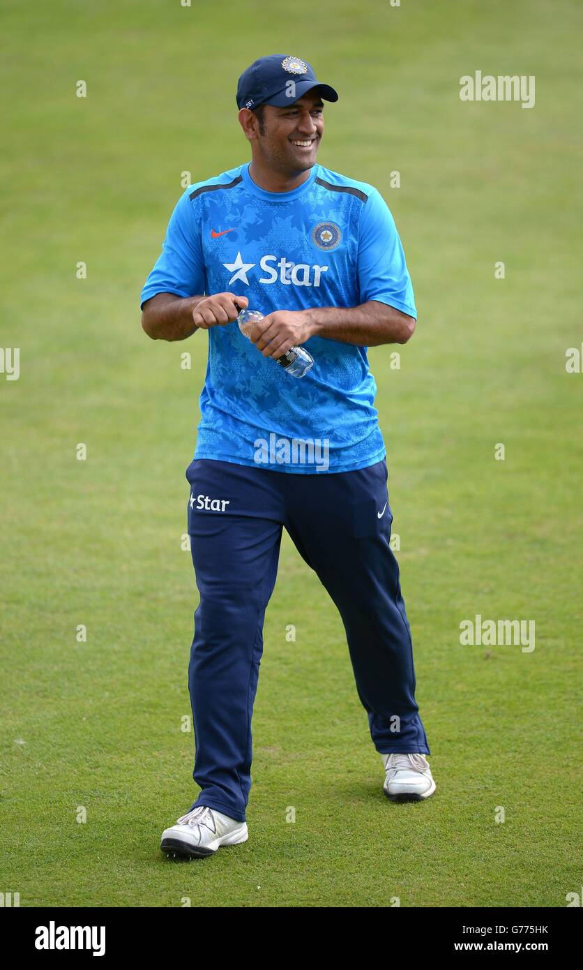 India captain ms dhoni nets session lords cricket ground hi-res stock ...