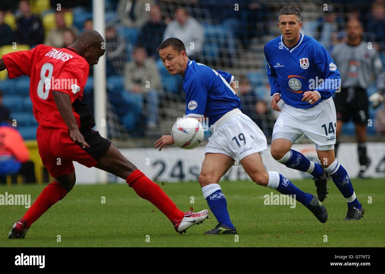 Sport football tackling action dennis wise hi-res stock photography and ...