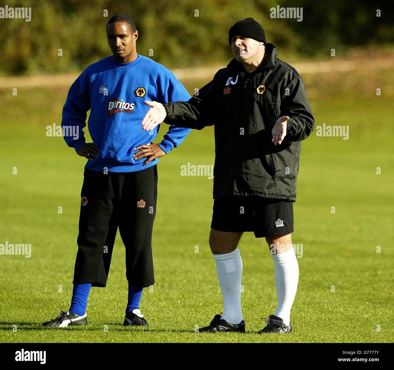 Wolves training dave jones hi-res stock photography and images - Alamy