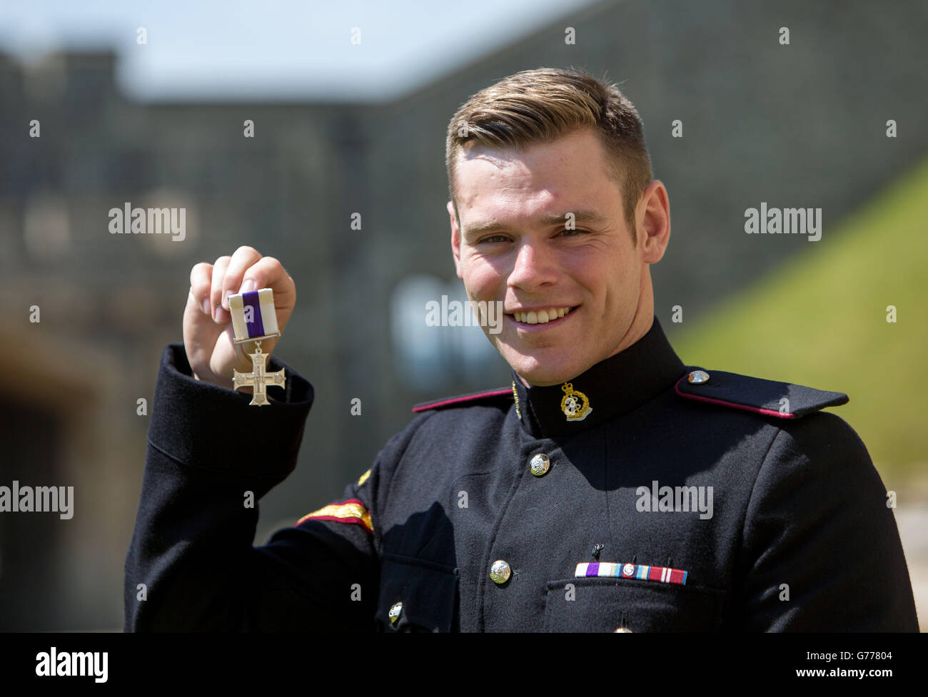 Army medic Lance Corporal Wesley Masters with his Military Cross ...