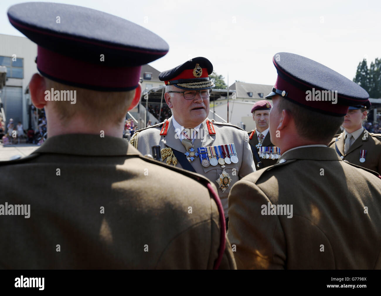 The Chief of the General Staff General Sir Peter Wall inspects soldiers ...