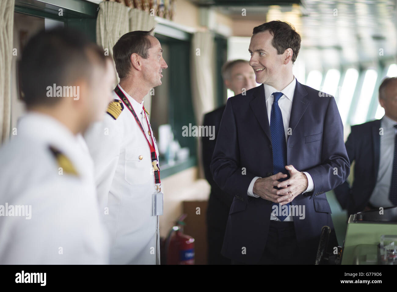 Captain of the queen mary 2 hi-res stock photography and images - Alamy
