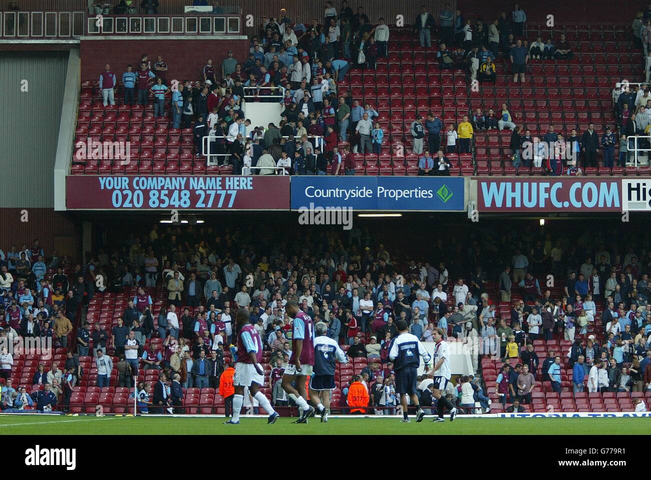 Manchester city empty seats hi-res stock photography and images - Alamy