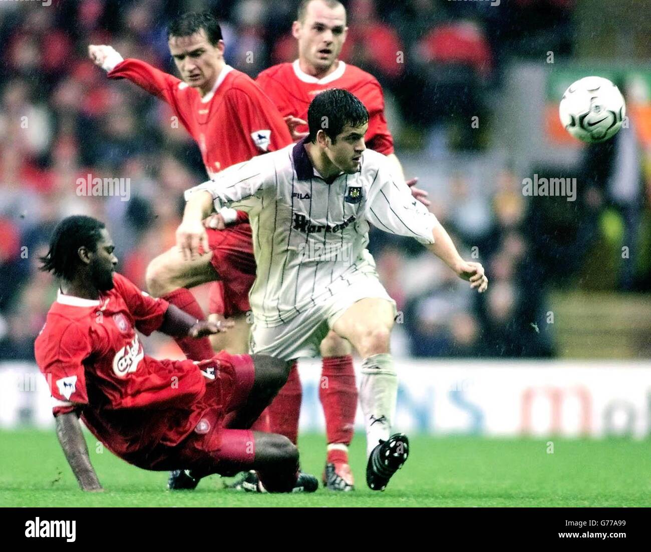 Sport football action joe cole salif diao hi-res stock photography and ...