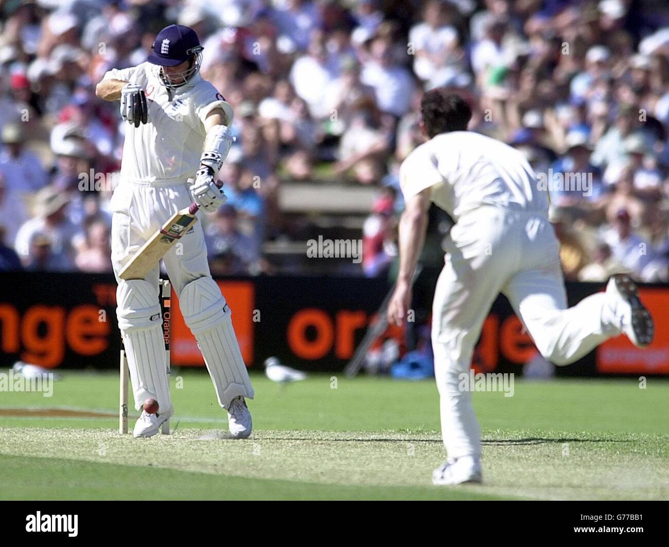 Australian bowler jason gillespie hi-res stock photography and images ...