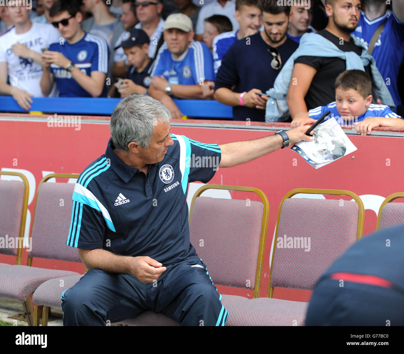 Cherry red records stadium gv hi-res stock photography and images - Alamy