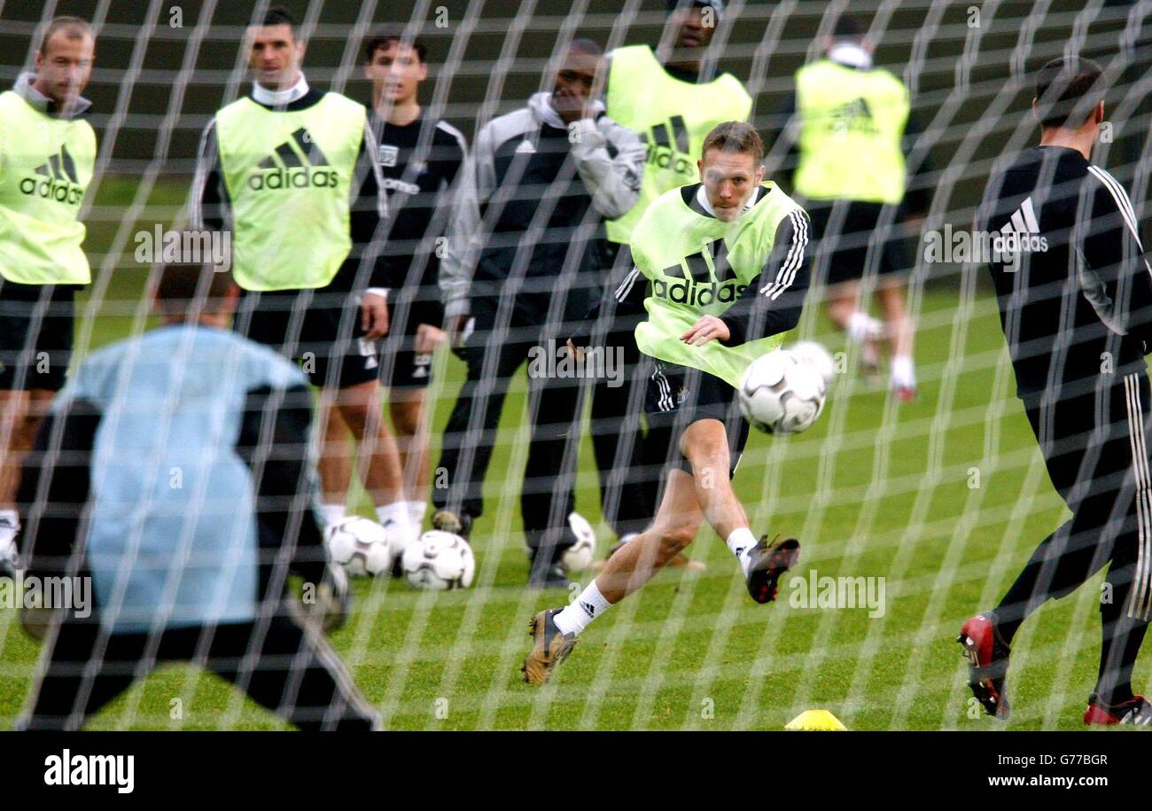 Football practice action craig bellamy hi-res stock photography and ...