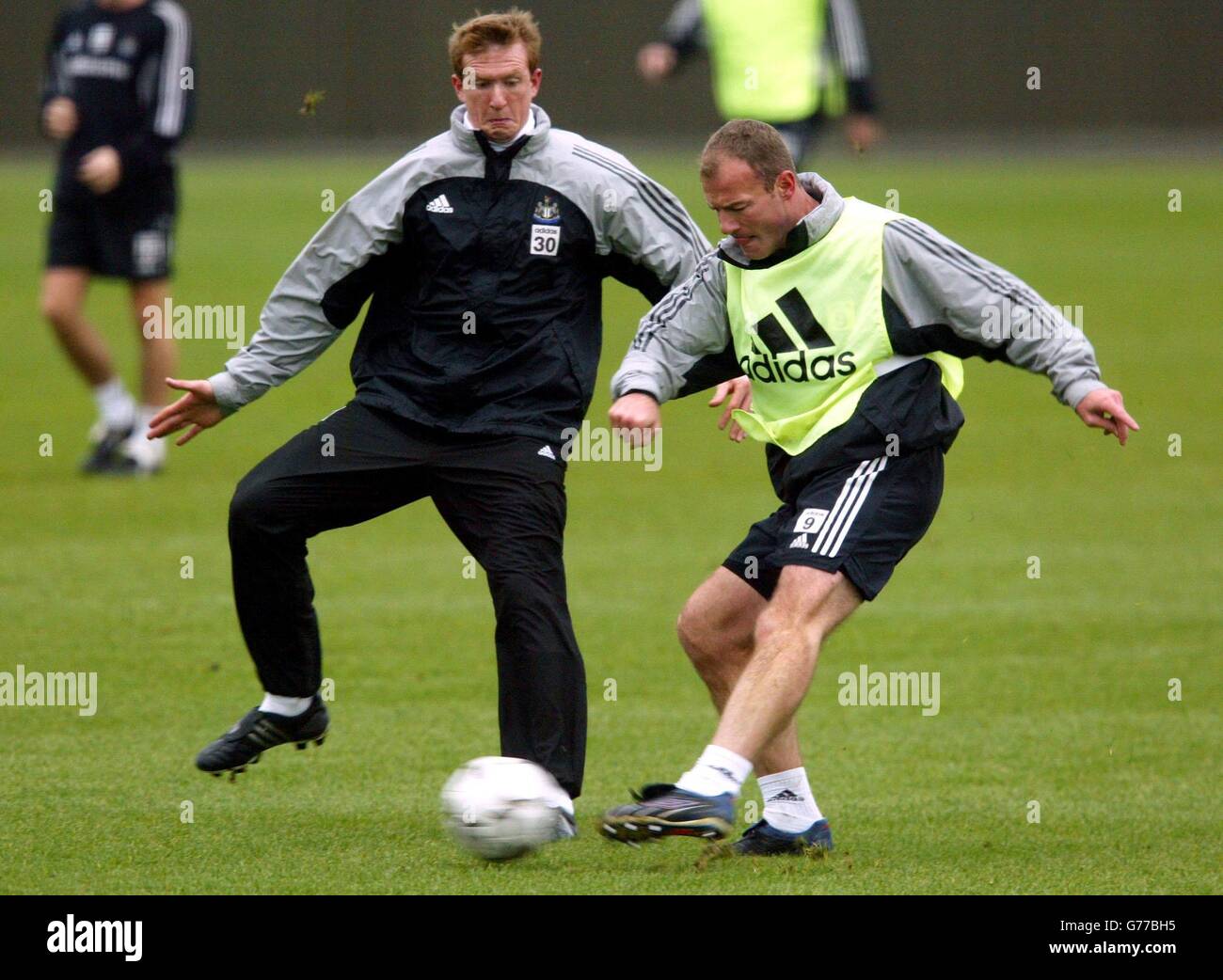 Newcastle uniteds alan shearer during training hi-res stock photography ...