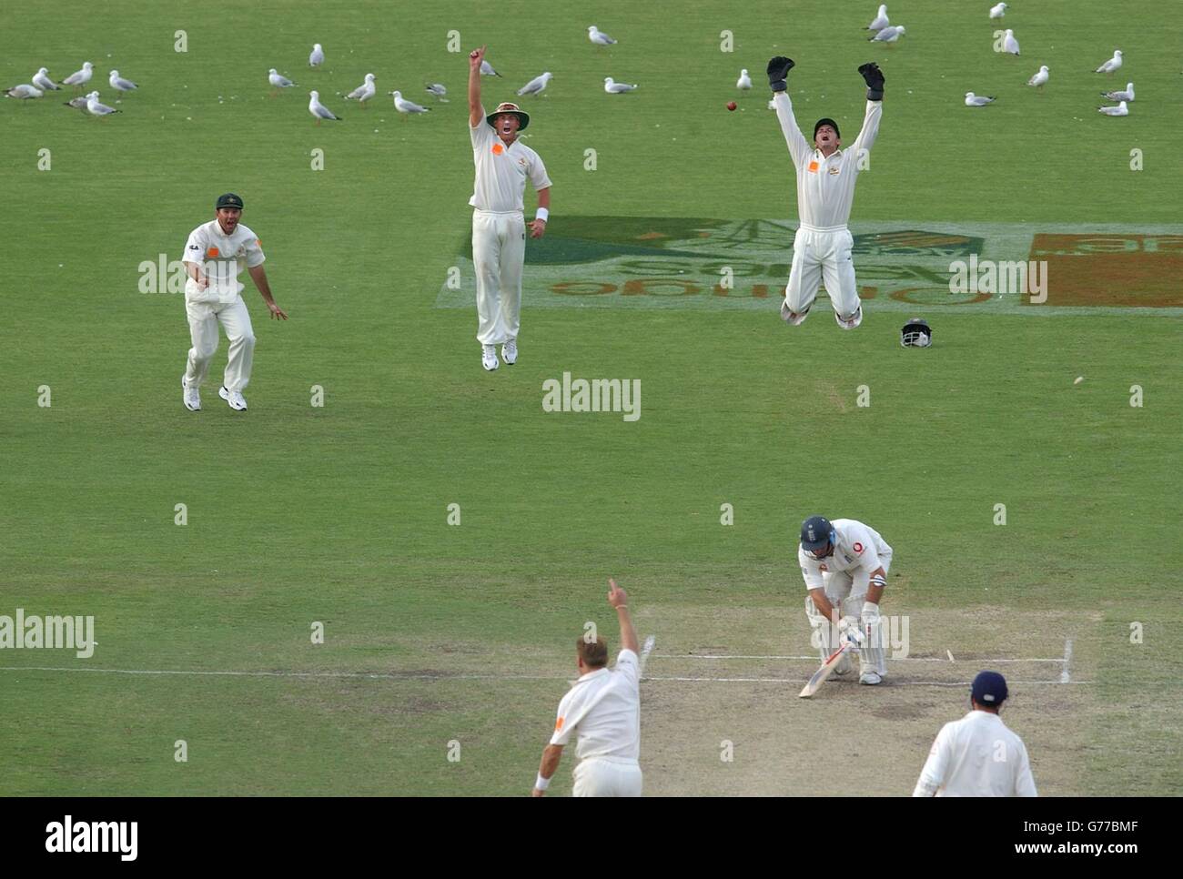 Cricket celebrating ashes tour 2002 hi-res stock photography and images ...