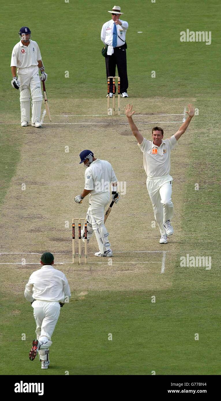 Cricket celebrating mark butcher hi-res stock photography and images ...