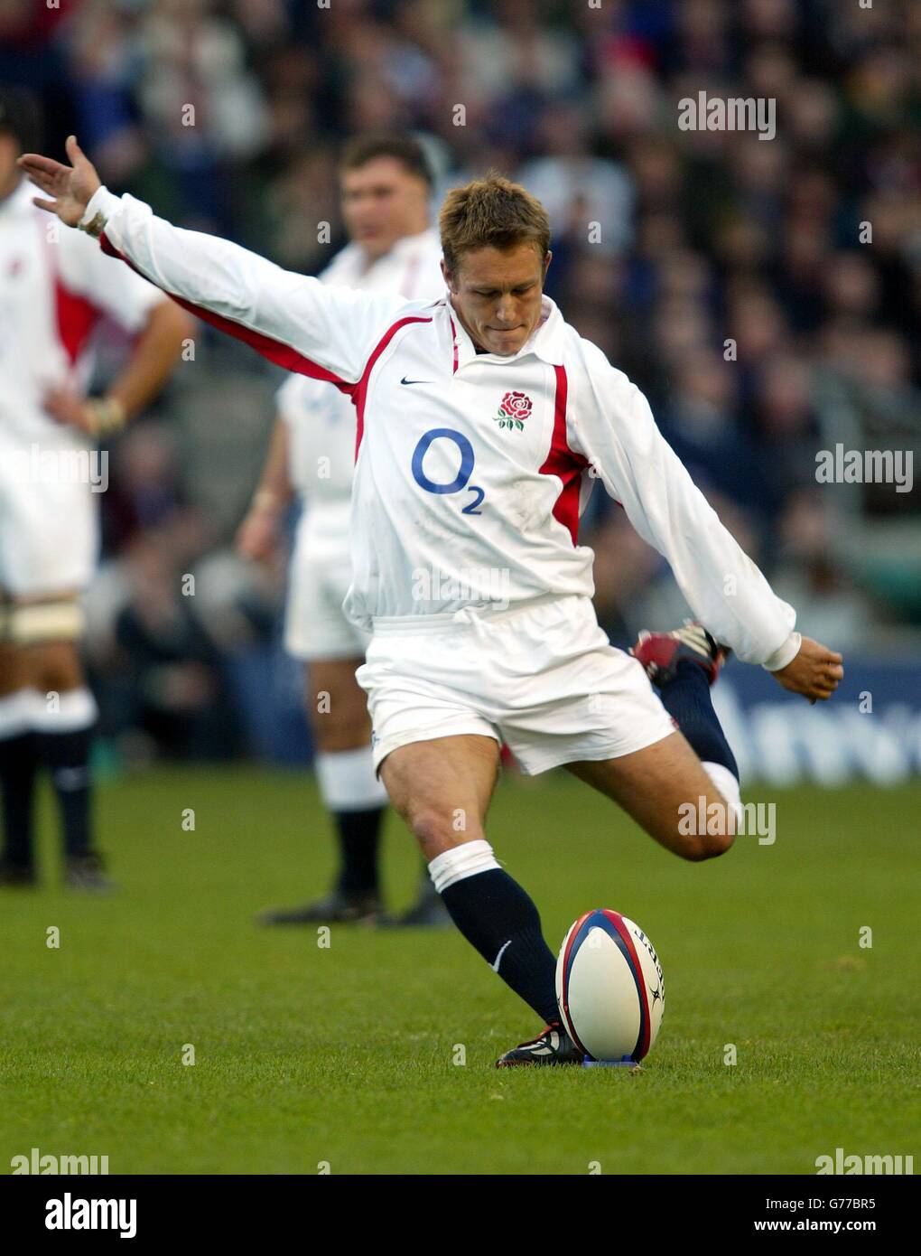 Sport rugby union kicking action jonny wilkinson hi-res stock ...
