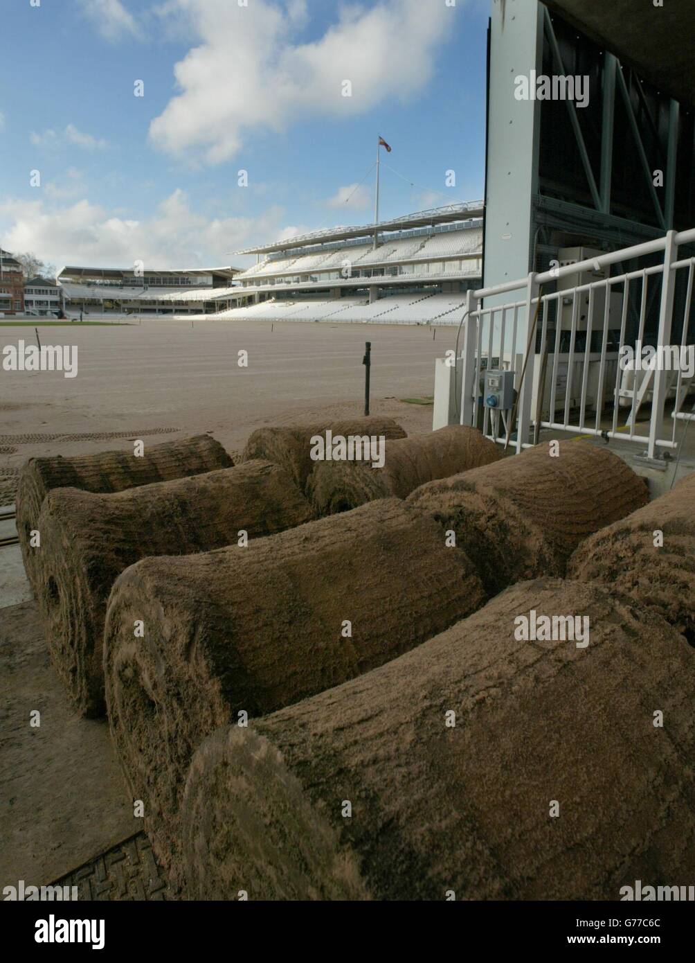 Turf at Lords cricket ground Stock Photo - Alamy