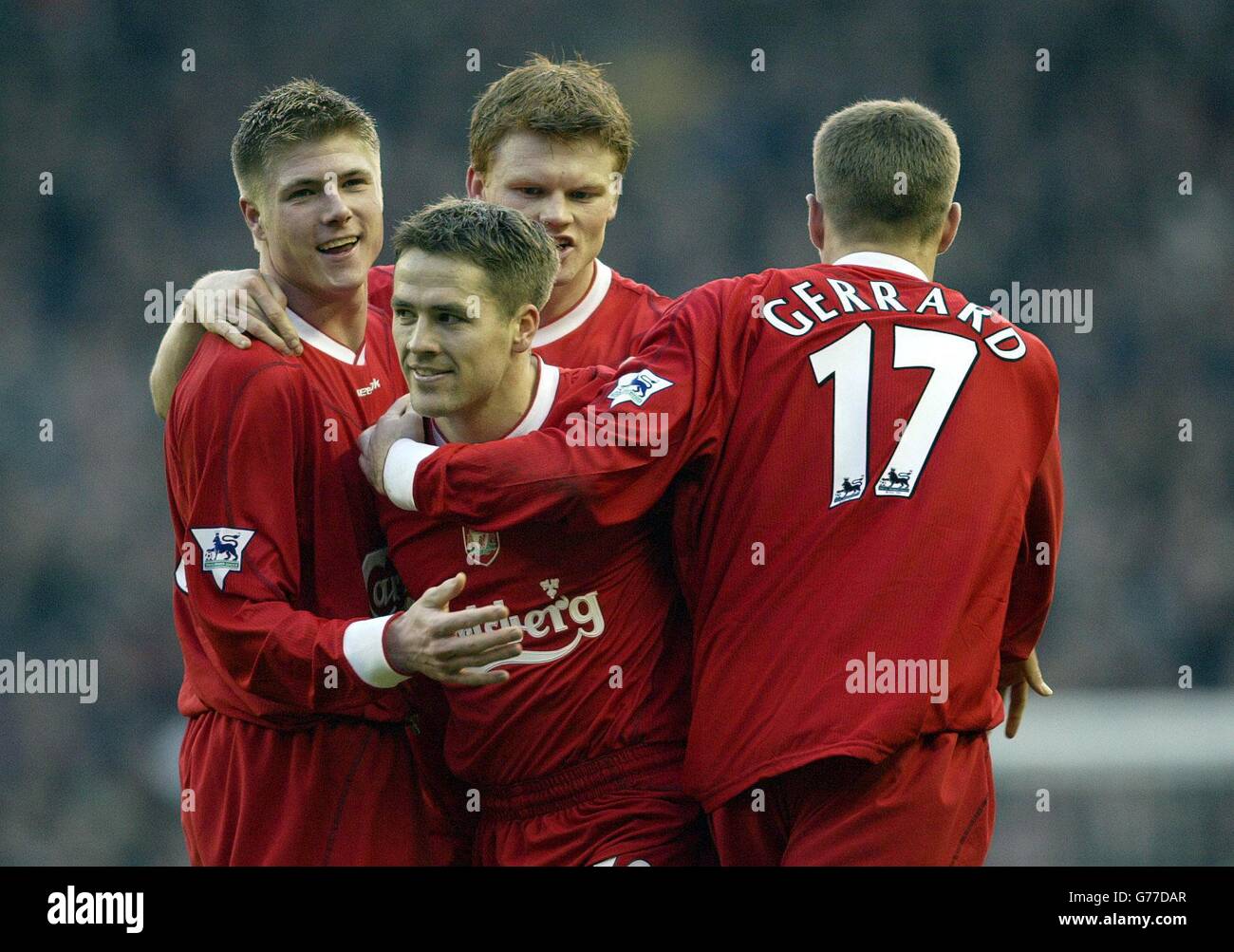 Liverpools michael owen celebrates with l r neil mellor hi-res stock ...