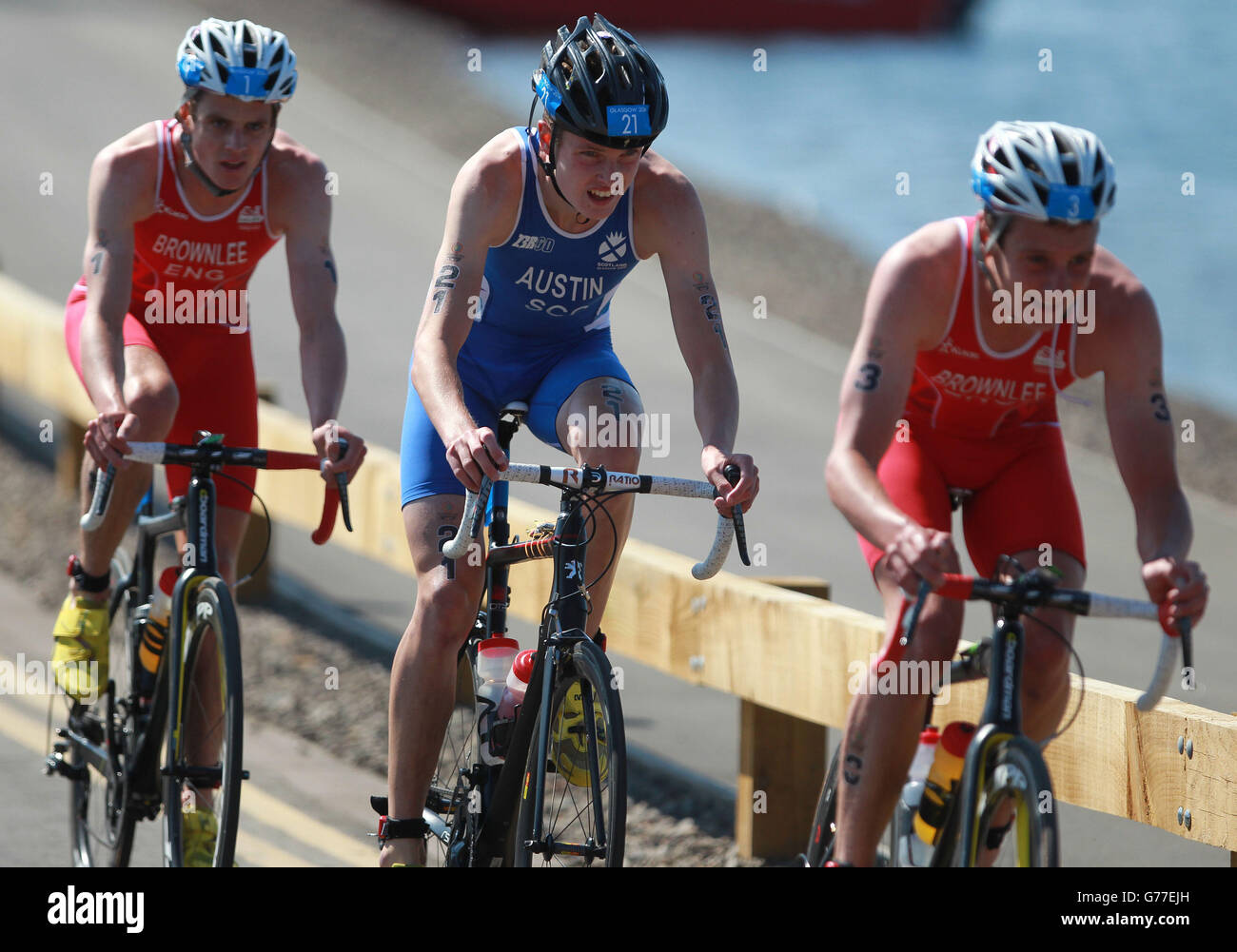 Scotland's Marc Austin (center) with England's Alistair Brownlee (right ...