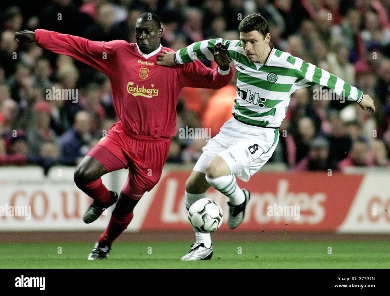 Football action alan thompson hi-res stock photography and images - Alamy