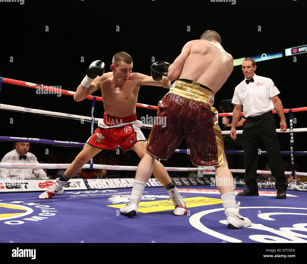 Liam Williams (left) and Ronnie Heffron during their eliminator fight ...