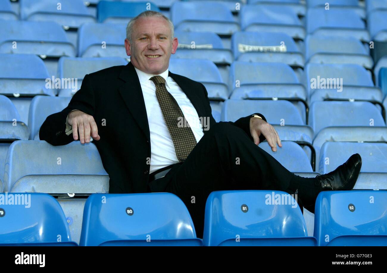 Smiling former liverpool hi-res stock photography and images - Alamy