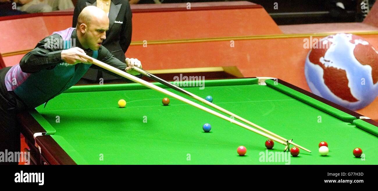 Mark king snooker hi-res stock photography and images - Alamy